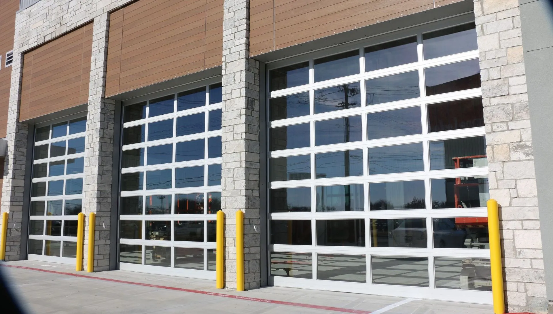 Raynor Commercial Doors | Overhead Door Company of Grand Rapids